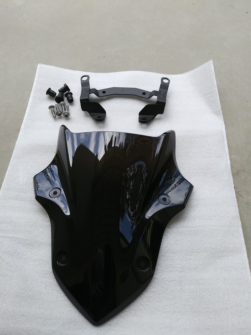 Z900 stock windscreen (meter cover) and bracket - Items for Sale - Z900